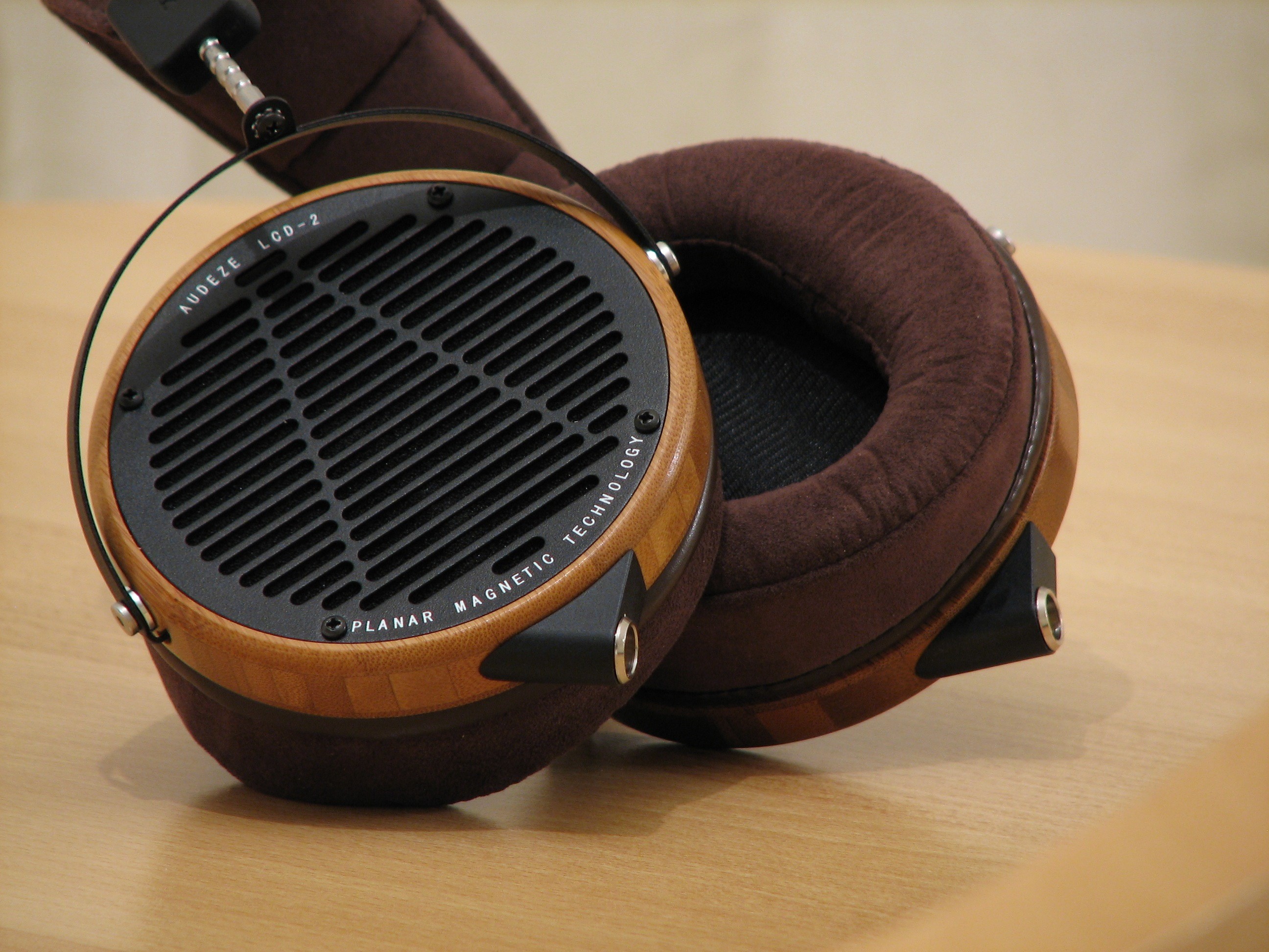 Audeze LCD-2 - купить по низким ценам с доставкой по всей России - каталог интернет-магазинов с ...